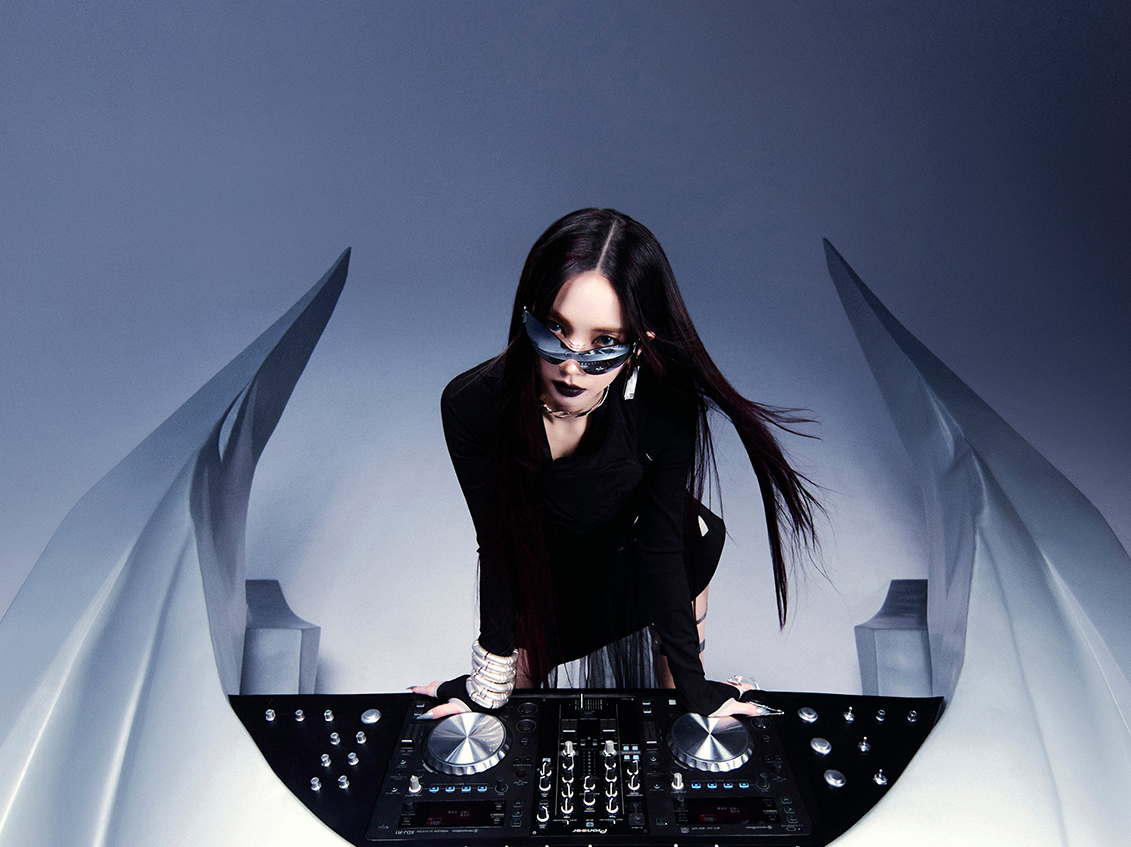 에스파가 말아주는 EDM! 타이틀 곡 ‘Whiplash’로 보여줄 남다른 속도감 — SM Entertainment